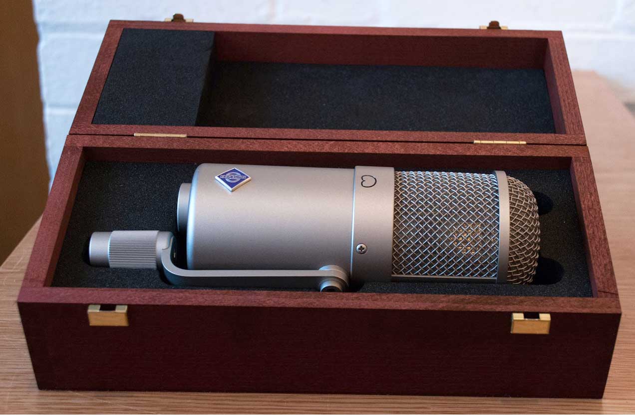 Neumann U47 FET Cardioid Condenser Mic w/Woodbox, Limited Edition Reissue