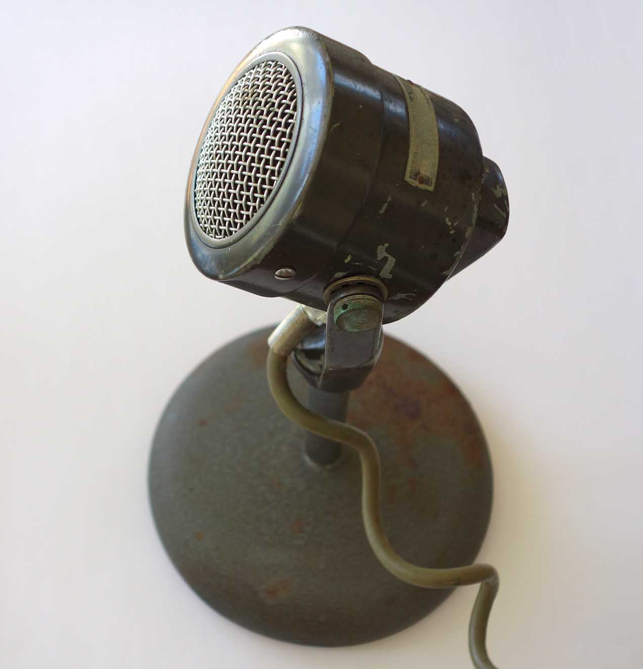 Turner Legend U9S Dynamic Mic w/Variable Impedance, Mic Stand, + Cable