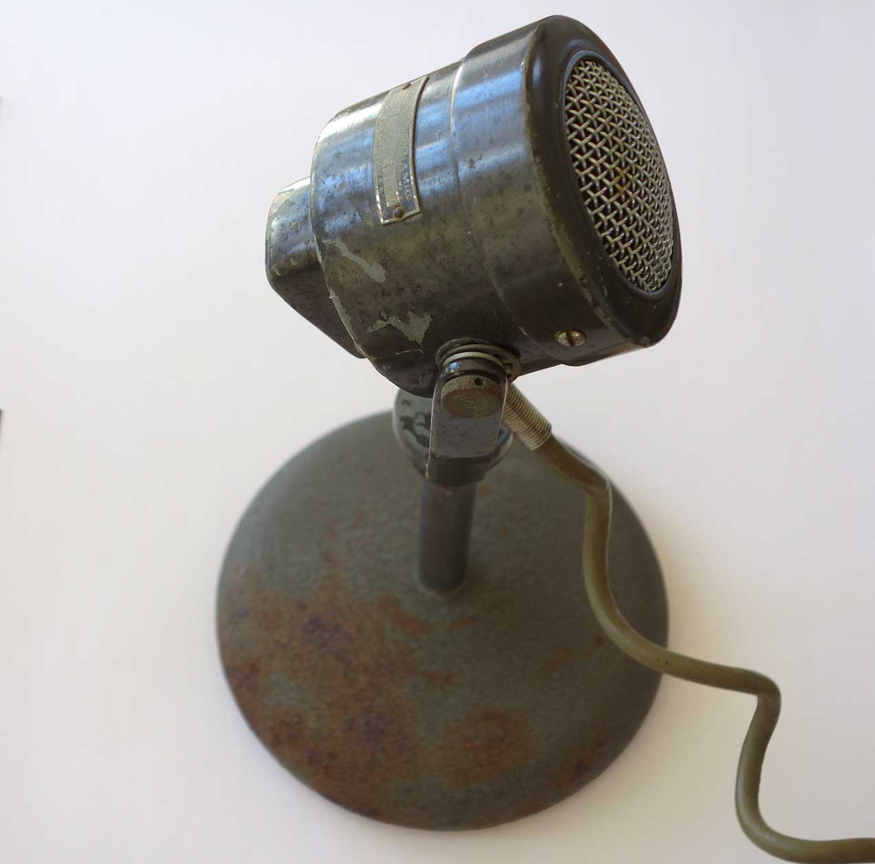 Turner Legend U9S Dynamic Mic w/Variable Impedance, Mic Stand, + Cable