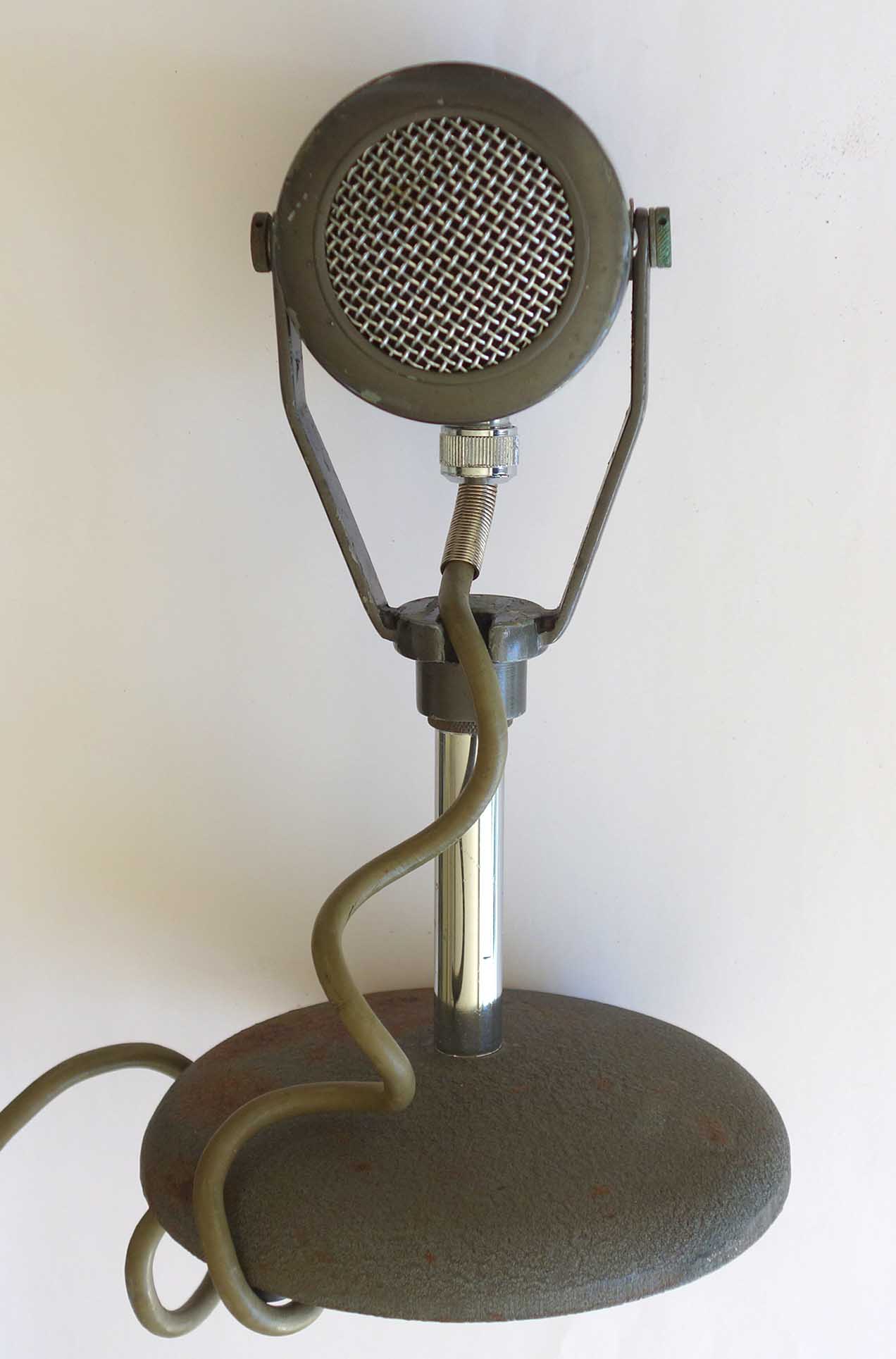 Turner Legend U9S Dynamic Mic w/Variable Impedance, Mic Stand, + Cable